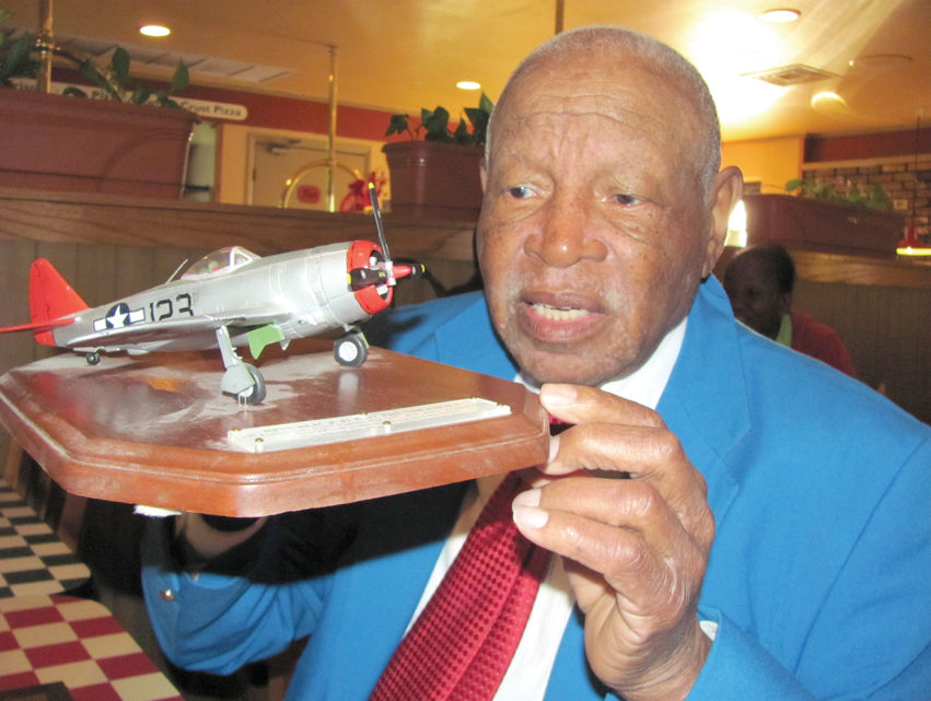Cornelius Davis – Detroit Chapter of Tuskegee Airmen Inc.